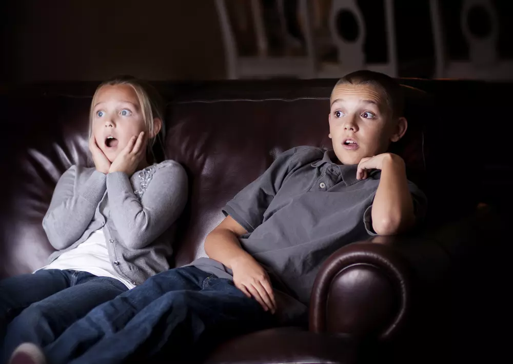 Шинэ судалгаа: Киноны хүчирхийлэл нь хүүхдүүдийг харгис хэрцгий болгодоггүй 10485_1