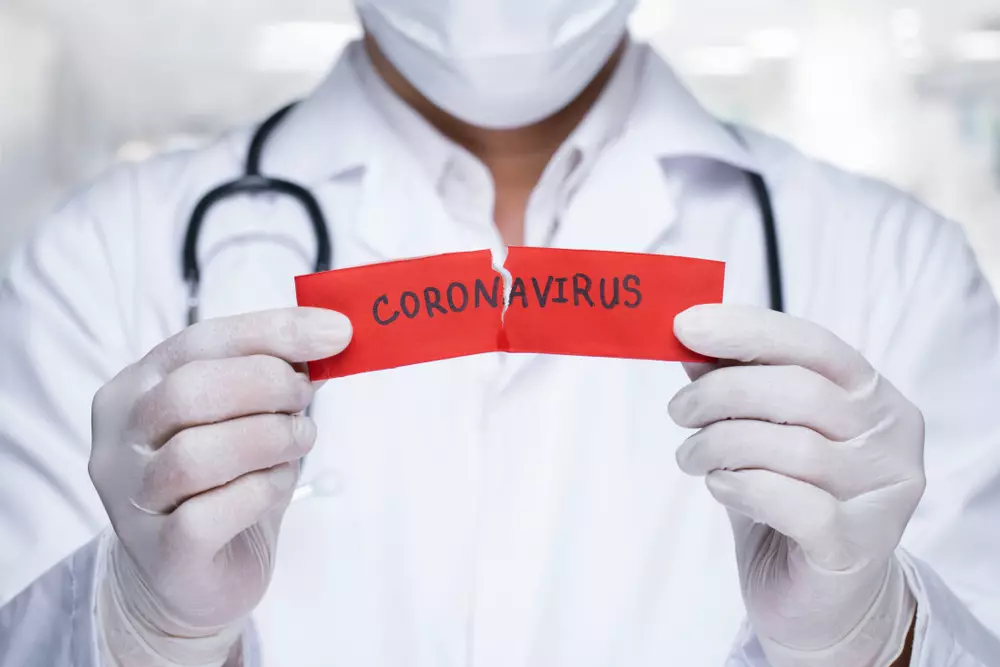 Ang mga deadline para sa pagtatapos ng epidemya ng coronavirus ay inihayag 10846_1