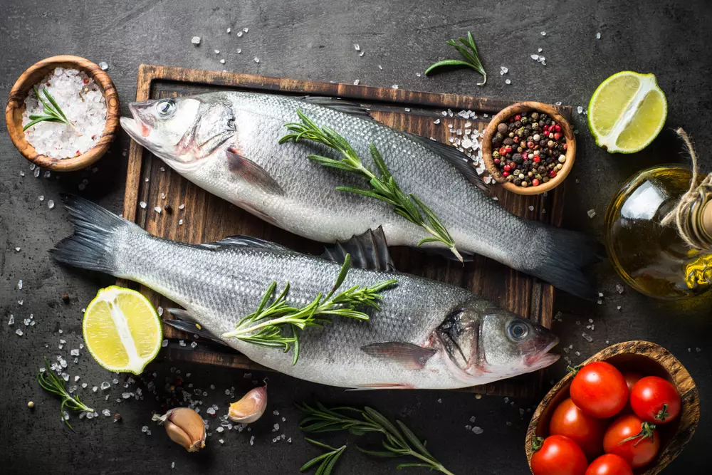 Rojo o blanco: ¿qué pescado es más saludable?