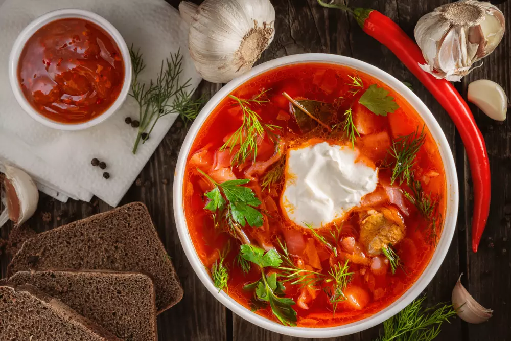 Borscht: Maitiro Ekukapeta Pakaviri Bhenefiti yeClassic Dish