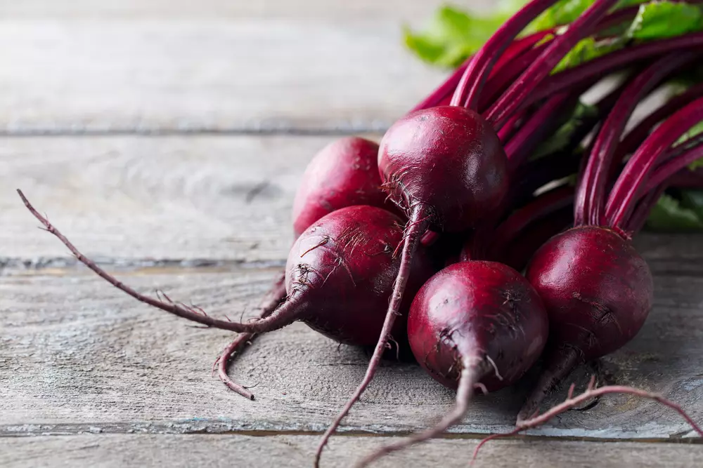 Mbichi au ya kuchemsha: beets gani zina afya