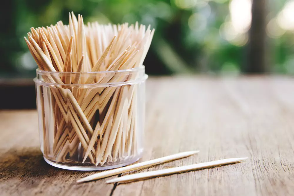 Toothpicks: 5 chúis gan iad a úsáid riamh