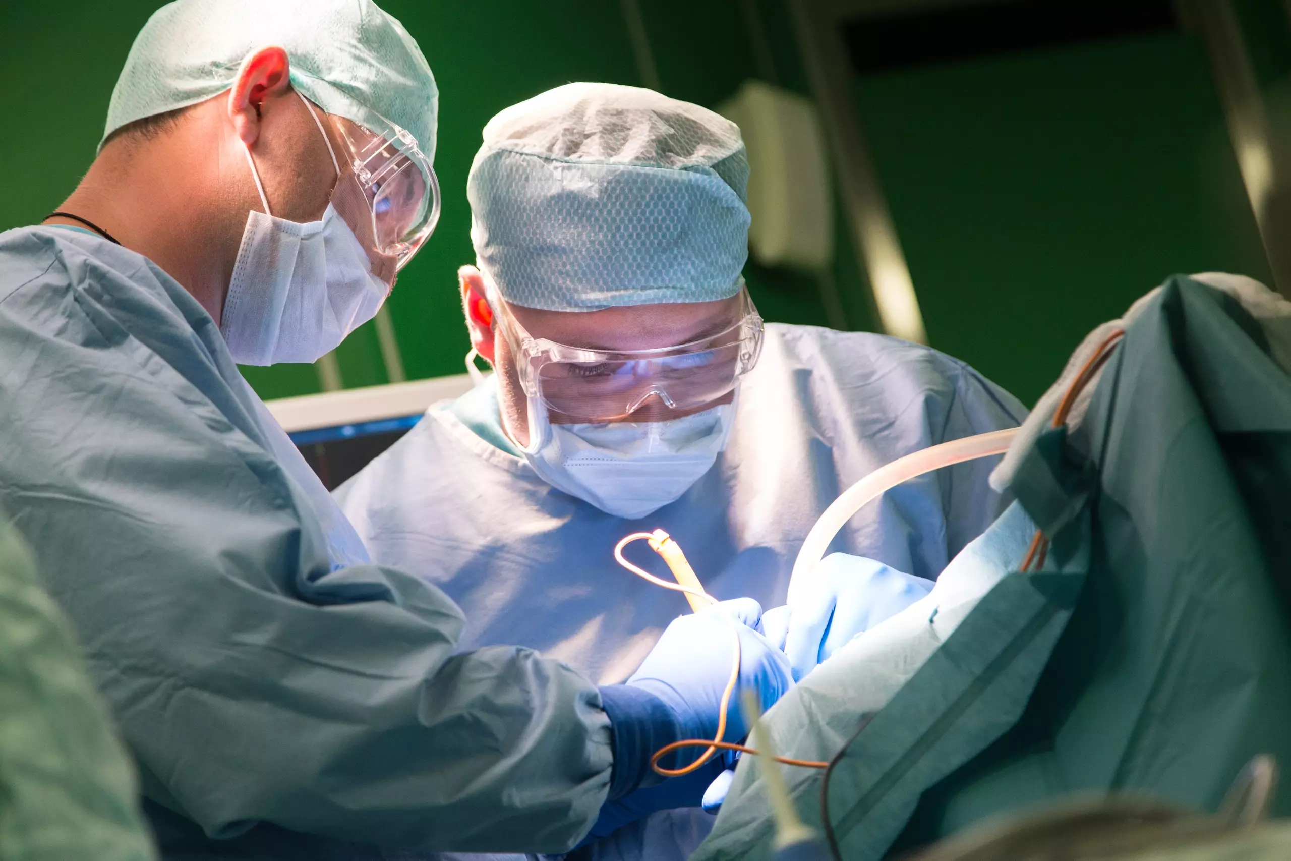 Krievijas neiroķirurgi izglāba pacientu ar retu audzēju 13455_1