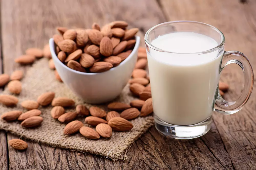Kravlje, sojino ili bademovo mlijeko: koje mlijeko je za vas zdravije? 5676_4