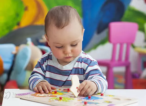 Laat het kind in de kinderkamer! Daar wacht hem verschrikkelijke gevaren!