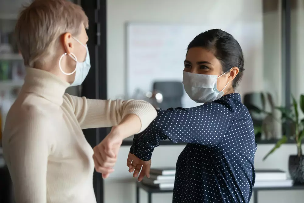 Wetenskaplikes het uitgevind hoeveel koronavirus op die menslike vel leef