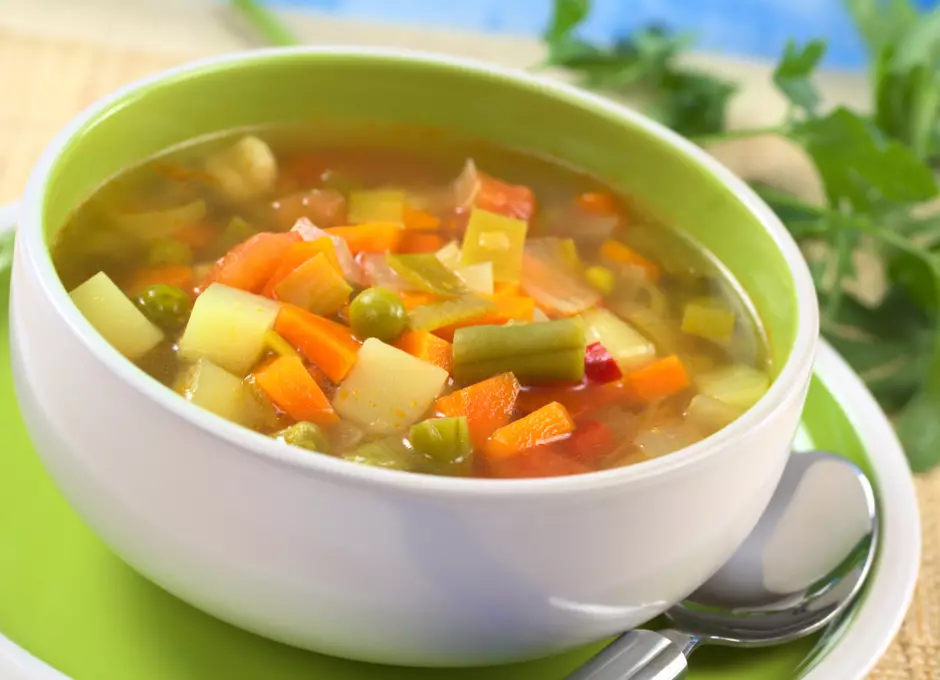 وزن کم کرنے والی سبزیوں کے سوپ کی 5 ترکیبیں۔ 6782_1