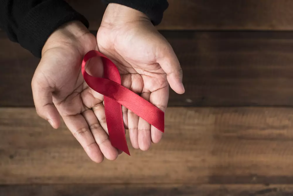 Ne do të mposhtim AIDS -in: si të mbroni veten dhe të mos keni frikë 6860_5
