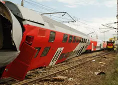 Waar om op die pendeltrein te sit en te oefen om die wrak te oorleef