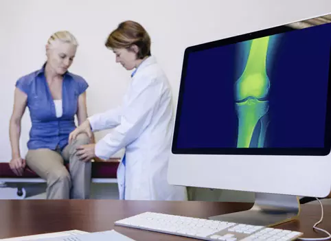 घुटने का दर्द: क्या आपको आर्थ्रोसिस या आर्थराइटिस है? क्या अंतर है? 7137_1