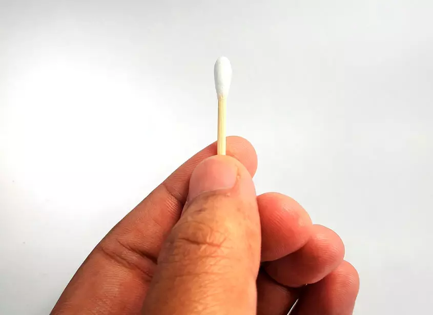 Je! Earwax inakuambia nini juu yako? Utambuzi wa siri 7695_3