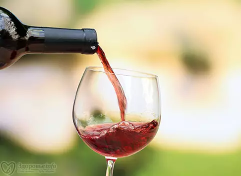 النبيذ الأحمر لا يحمي القلب ، فهو يمنحك سعرات حرارية إضافية فقط!