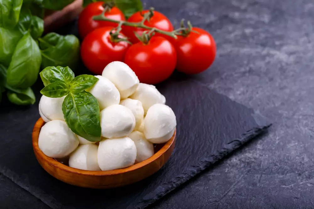 Mozzarella: kam tai naudinga ir kam ji draudžiama?