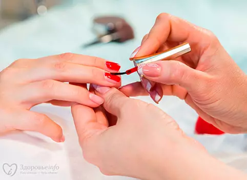 Shin manicure na yau da kullun na iya haifar da cutar kansa?