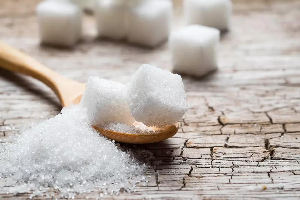 Miten ja miksi ihmisten pitäisi rajoittaa sokeria vanhuudessa? 8636_3