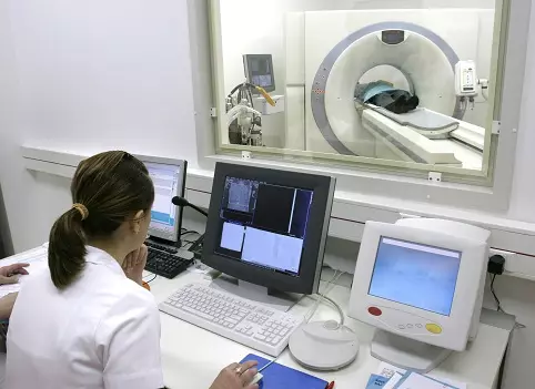 Comprehensive tomography (CT) - pandhuan kanggo metode diagnostik
