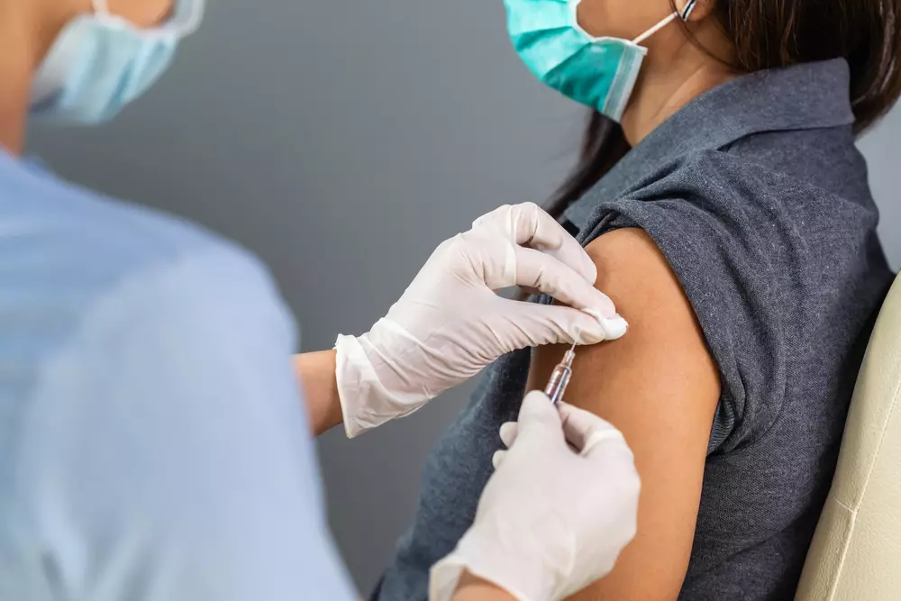 Pet teških pitanja o cijepljenju protiv koronavirusa 9010_3