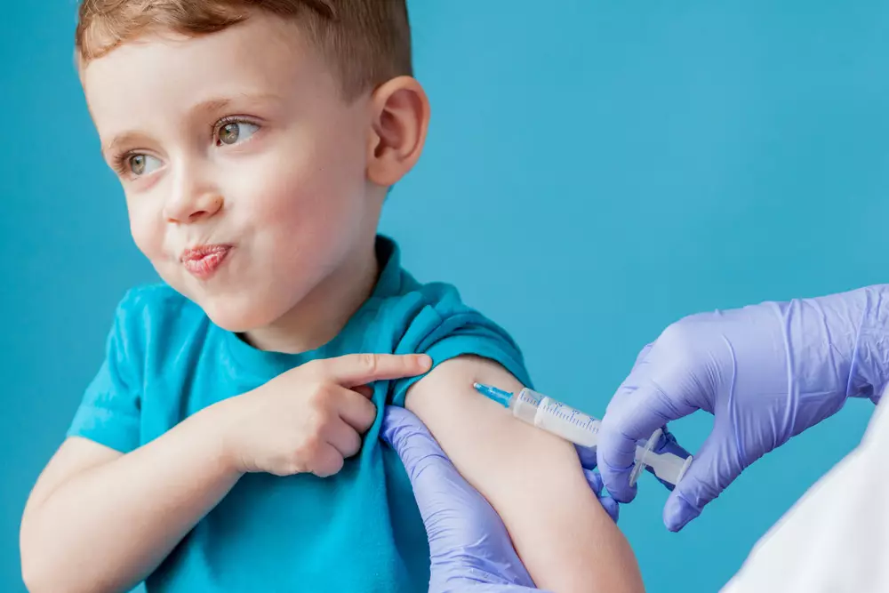 Agressivo e muito perigoso: como proteger uma criança da tosse convulsa? 9037_2