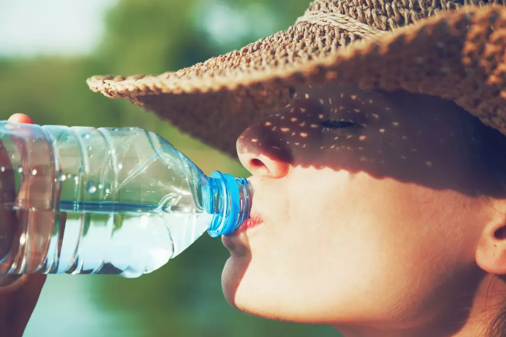 Dorst lessen: welk water drink je beter in de zomer? 9396_1