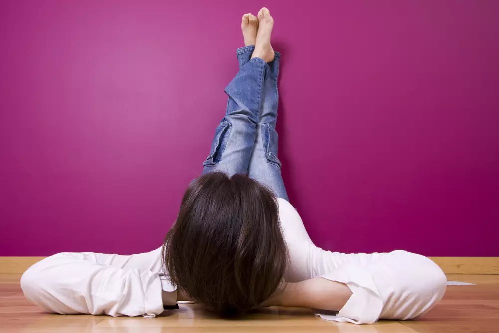 Stretch Άσκηση Leg-on-the-Wall: Γιατί Είναι Τόσο Καλό; 9648_1